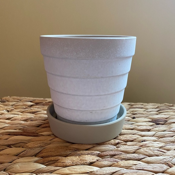 Other | Graywhite Terracotta Planter With Saucer And Drainage Hole ...
